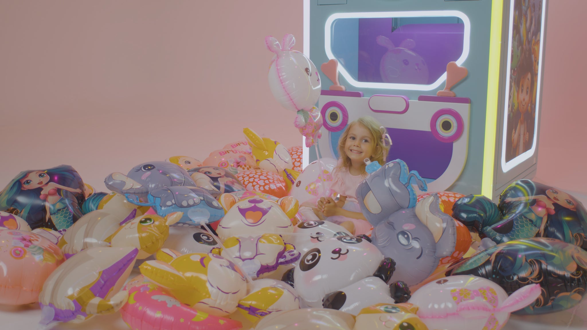 Balloon Bot Vending Machine | Gumball.com