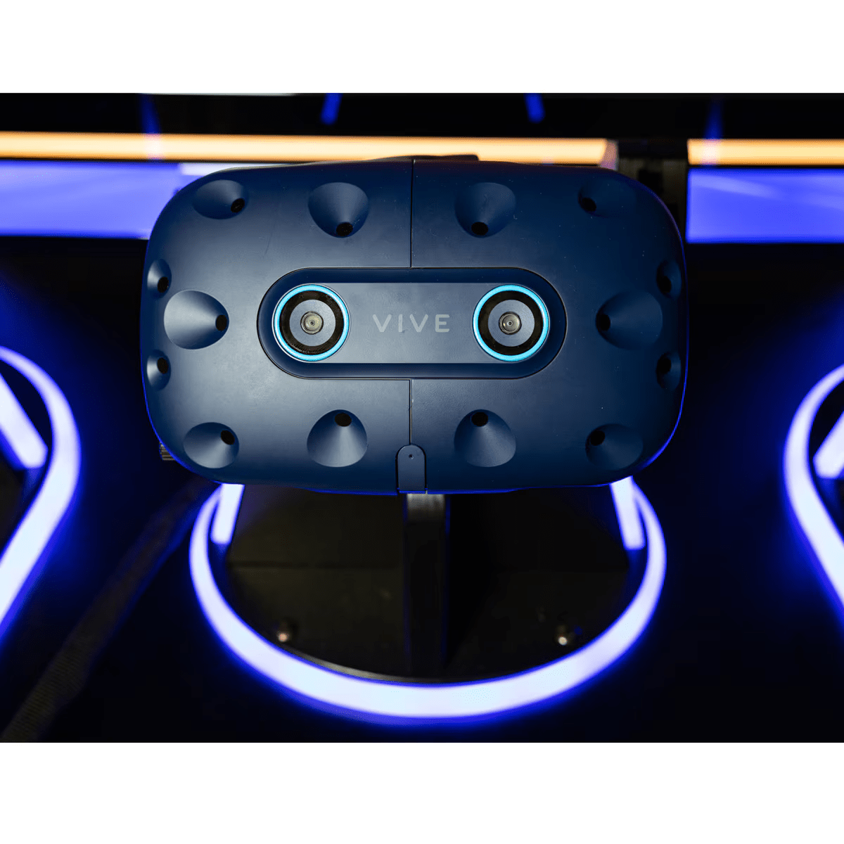 VRX Gold and Mace Virtual Reality Arcade Game| Gumball.com